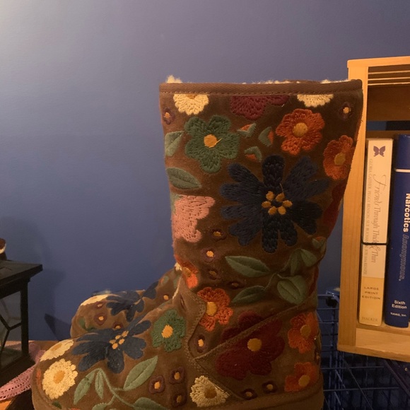 UGG | Shoes | Copy Ugg Wahine Flowered Embroidered Boots | Poshmark